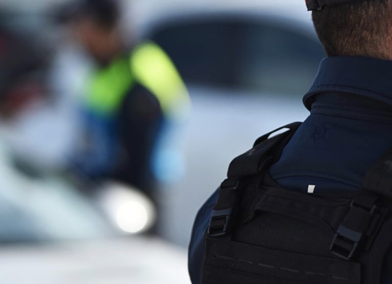 PSP de Sintra apreende 45 armas de fogo por irregularidades em licenças ...